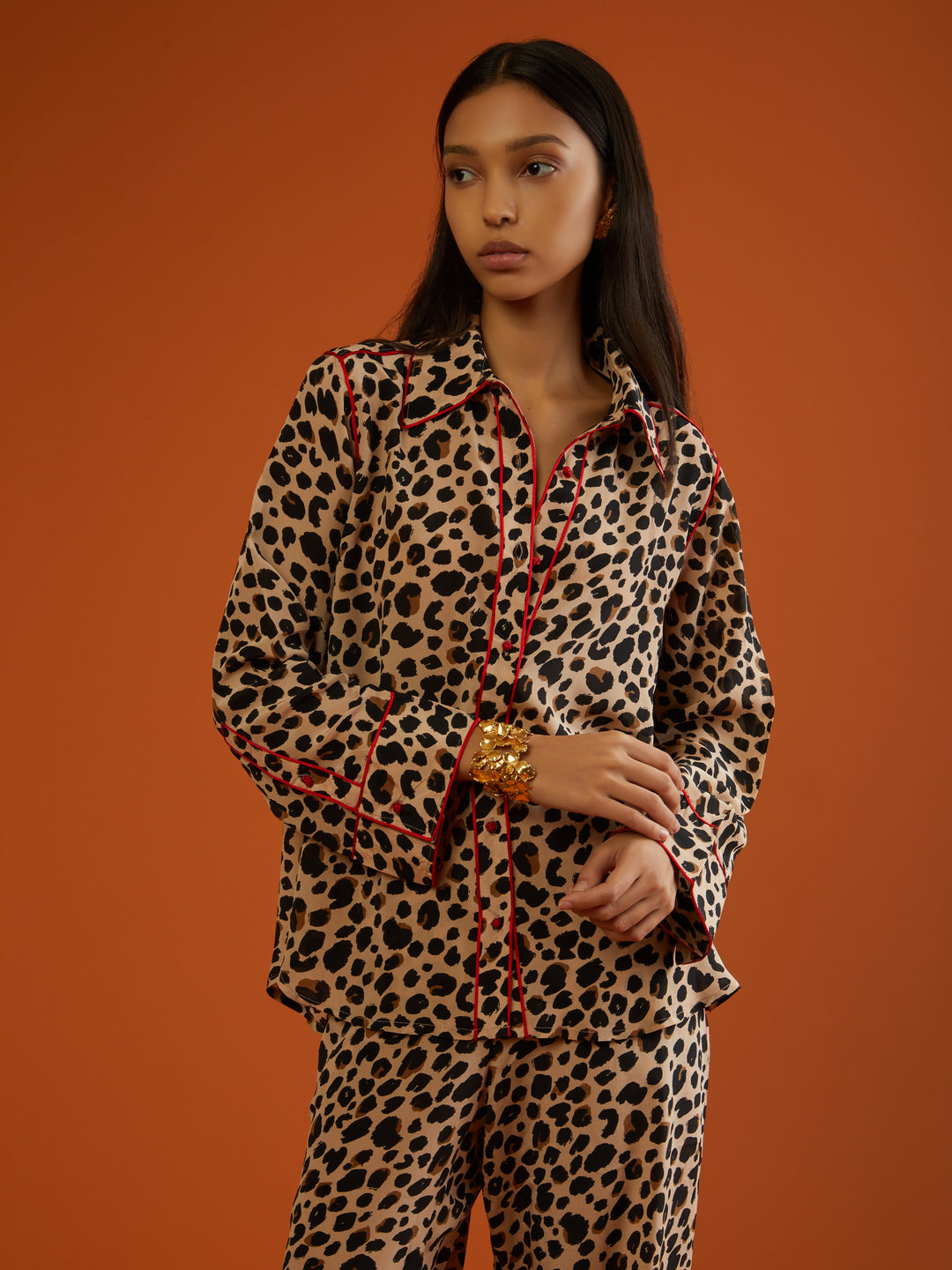 Folkloore Every hundred steps the world changes