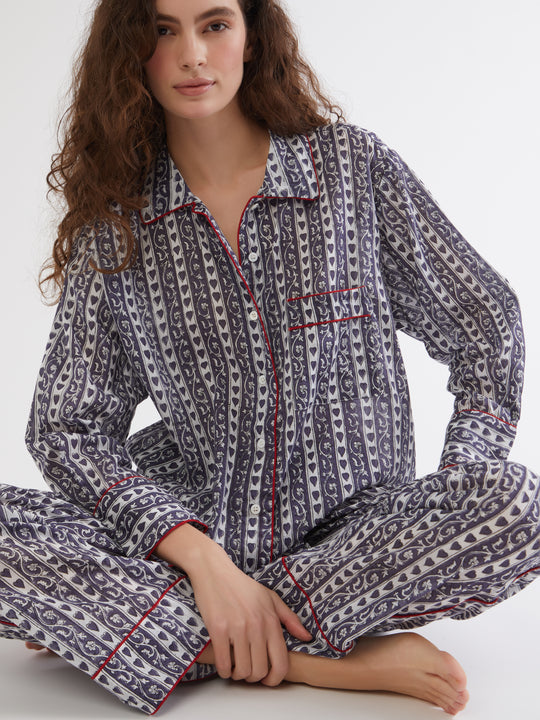 Folkloore Every hundred steps the world changes