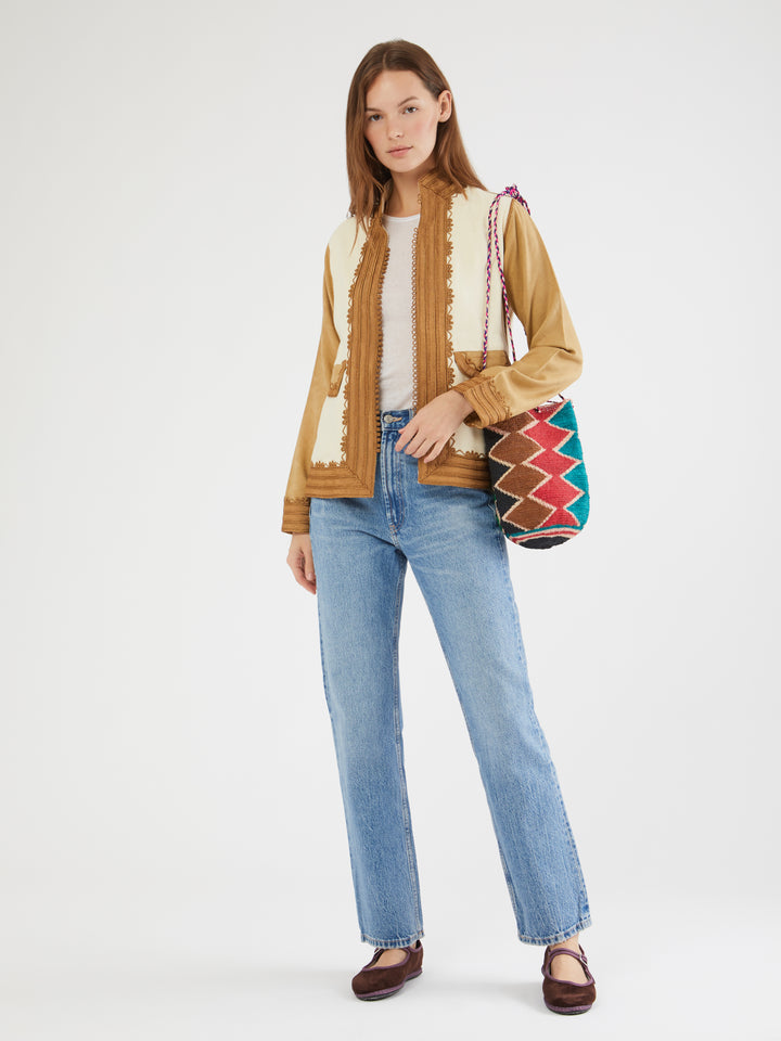 Folkloore Every hundred steps the world changes